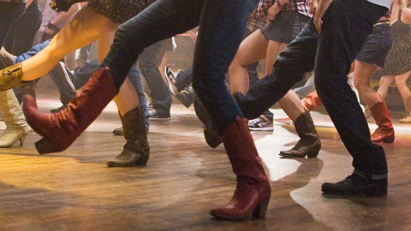 Las Vegas: Country Bar Crawl by Party Bus w/ Mixed Drinks - An Introduction to the Experience