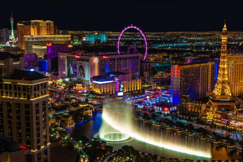 Las Vegas: Downtown Walking Tour with Local Guide - Key Points