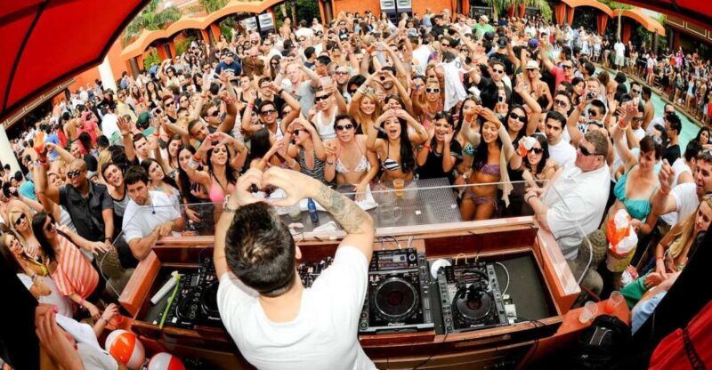 Las Vegas EDM Pool Crawl - A Closer Look at the Las Vegas EDM Pool Crawl