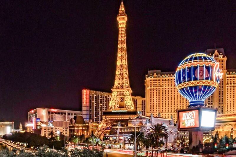 Las Vegas: Eiffel Tower Viewing Deck Entrance Ticket - The Setting and the Experience