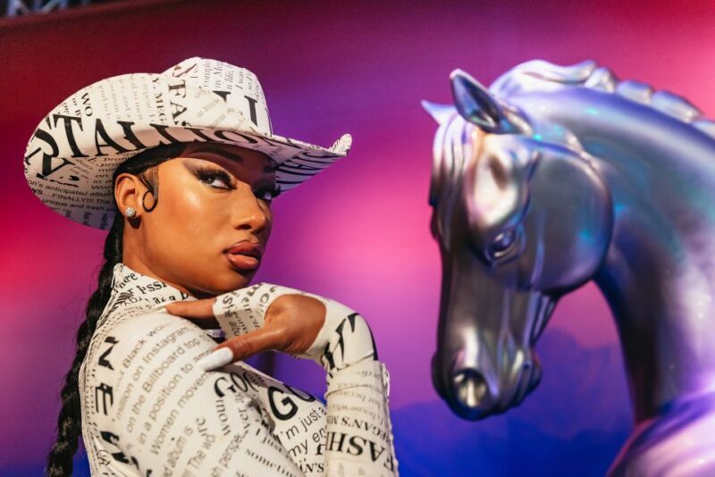 Las Vegas: Entry to Madame Tussauds with a Gondola Cruise - FAQs