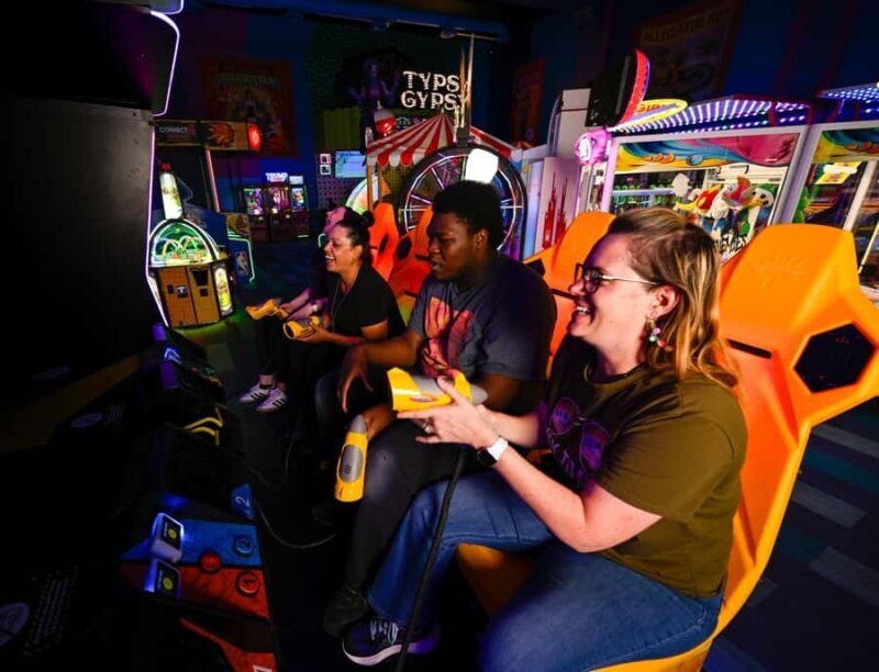 Las Vegas: Fremont Street Arcade Play Card + Attraction Pass - Key Points