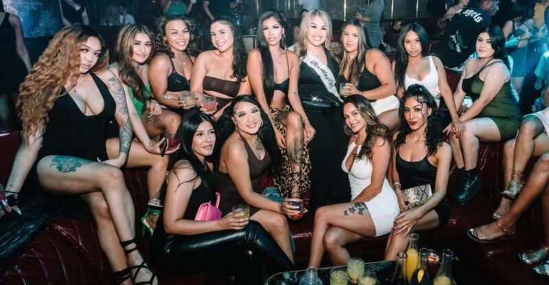 Las Vegas Fremont Street Bar Crawl - An in-depth look at the Fremont Street Bar Crawl