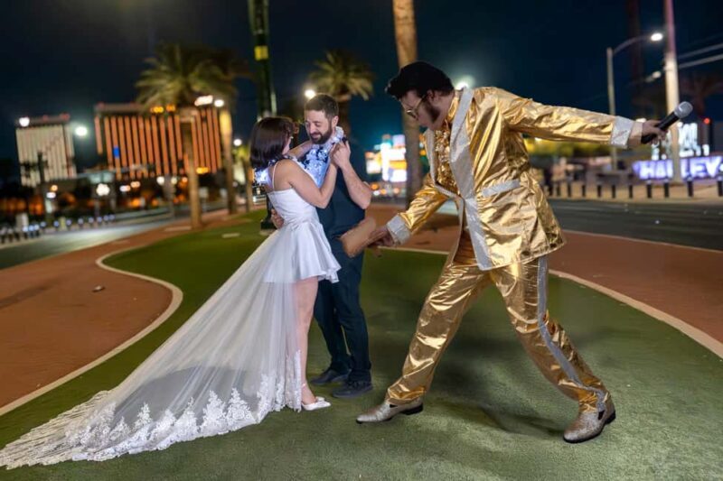 Las Vegas: Gold Elvis Vow Renewal or Wedding at Welcome Sign - A Closer Look at the Experience