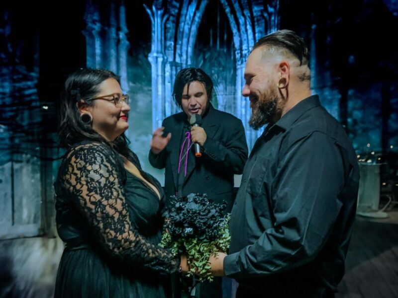 Las Vegas: Haunted House Wedding Ceremony + Photography - What to Expect from Your Haunted House Wedding