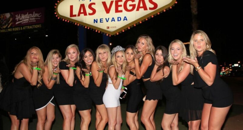 Las Vegas: Nightclub and Bar Crawl with Party Bus and Drinks - Key Points