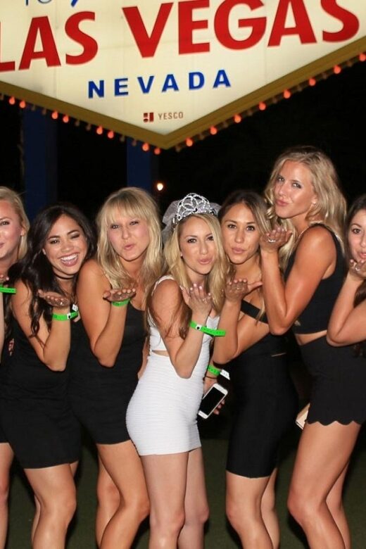 Las Vegas: Nightclub and Bar Crawl with Party Bus and Drinks - Analyzing the Value