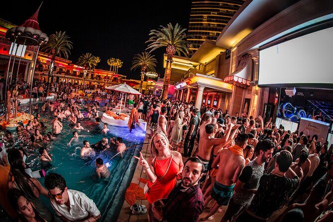 Las Vegas Nightclub VIP Entry with Party Bus - An Introduction to the Experience