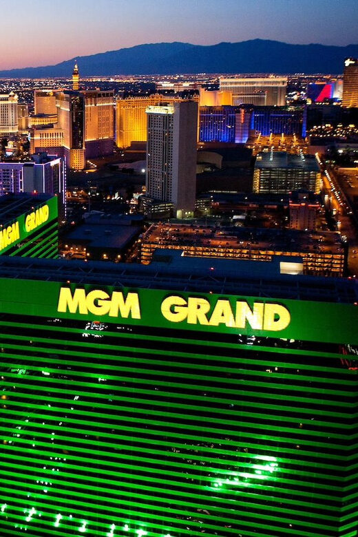 Las Vegas: Nighttime Helicopter Flight over the Strip - The Experience You Can Expect