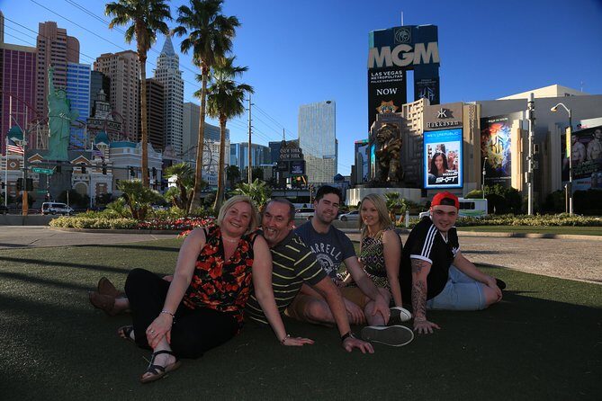 Las Vegas Photo Tour by Luxurious Vehicle - Who Will Love This Tour?