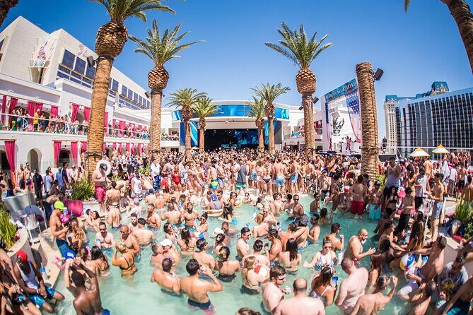 Las Vegas Pool Crawl with Party Bus & Free Drinks - Key Points