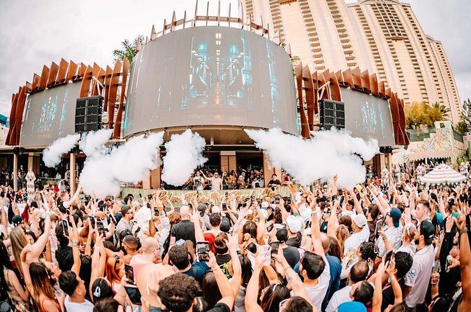 Las Vegas Pool Crawl with Party Bus & Free Drinks - Frequently Asked Questions