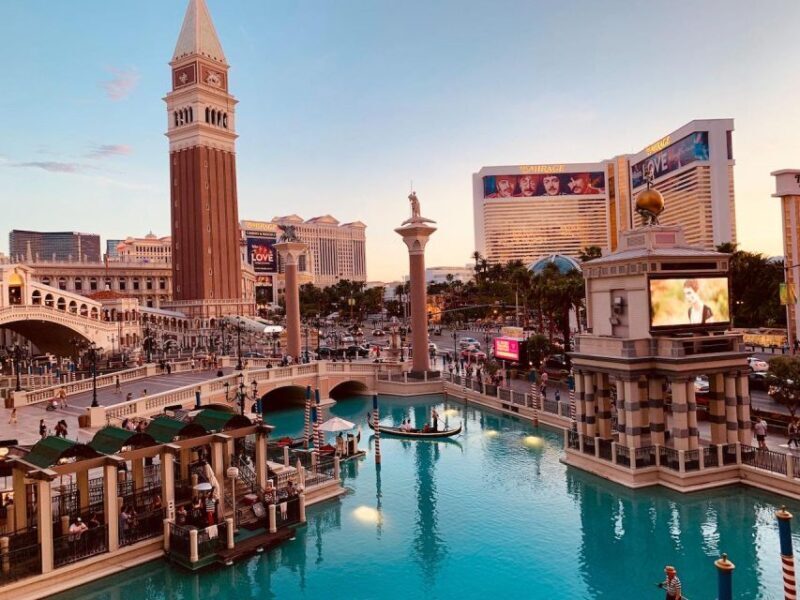 Las Vegas: Private Las Vegas Strip City Tour at Night - Key Points