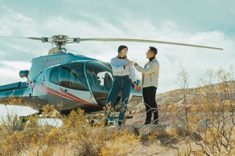Las Vegas: Red Rock Canyon Helicopter Landing Tour - Group Size and Guides
