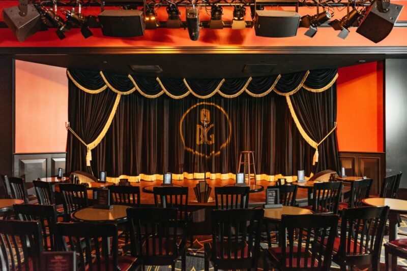 Las Vegas Strip: Brad Garretts Comedy Club at MGM Grand - What to Expect from Brad Garretts Comedy Club