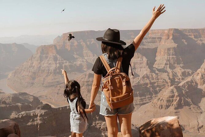 Las Vegas Tour to Grand Canyon, Hoover Dam & 7 Magic Mountains - Why the Value of This Tour Shines