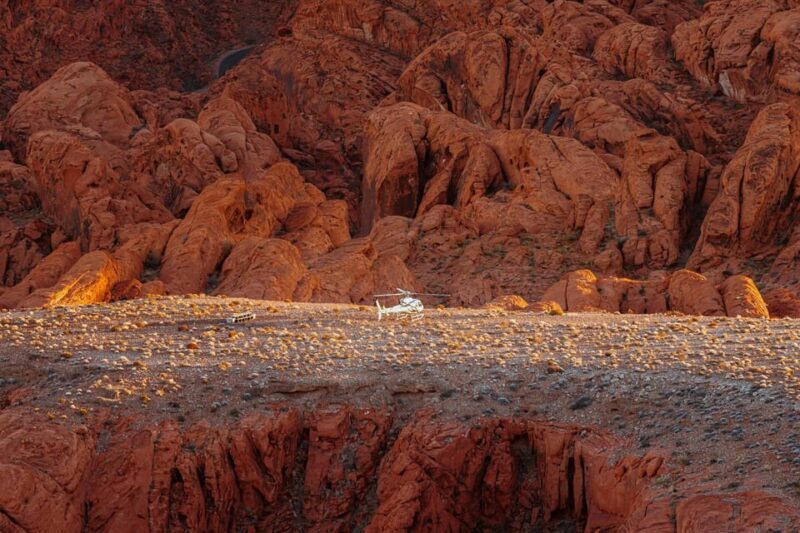 Las Vegas: Valley of Fire Helicopter with Scenic Landing - An Enthralling Look at the Valley of Fire Helicopter with Scenic Landing