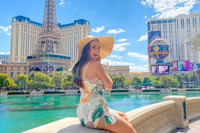 Las Vegas Walking Tour with Photo Taking - Meta Description