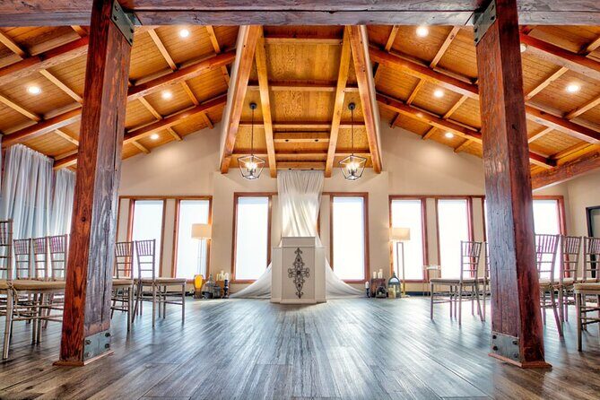 Las Vegas Wedding at The Little Vegas Chapel - Starting Point: The Chapel’s Charm and On-Site Staff