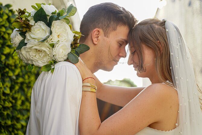 Las Vegas Wedding at The Little Vegas Chapel - Flowers and Additional touches