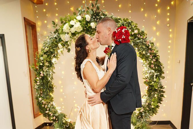 Las Vegas Wedding at The Little Vegas Chapel including Limousine Transportation - FAQ