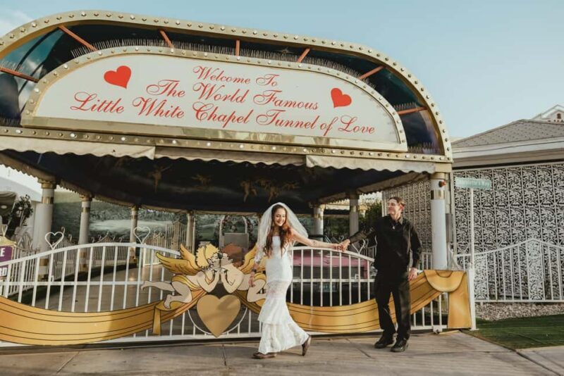 Las Vegas: Wedding Chapel Photography Session - An In-Depth Look at the Wedding Chapel Photography Session