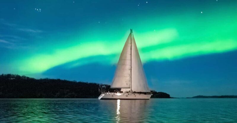 Late night sailing with northern light chase - Key Points