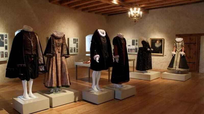 Latvian Palace and Medieval Castle Private Trip - Authenticity and Authentic Experiences
