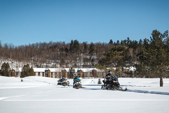 Laurentians: Guided excursion by snowmobile - Key Points