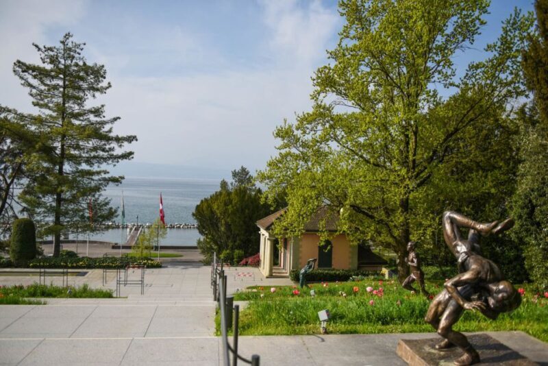 Lausanne, Montreux and Chillon: Private Trip from Geneva - Montreux: Glamour and Relaxation