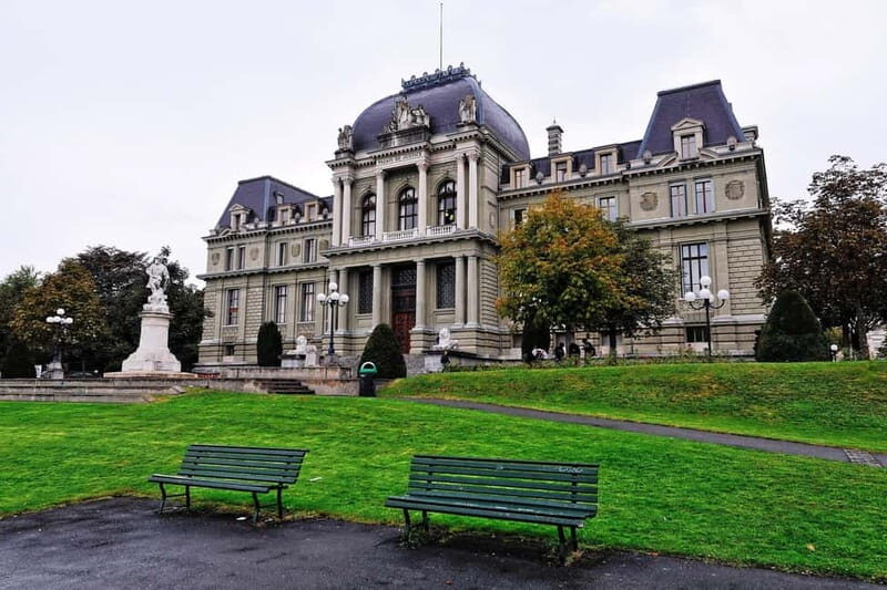 Lausanne private guided city tour - A Closer Look at the Lausanne Private Guided City Tour