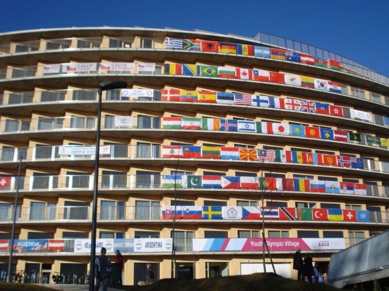Lausanne Private Guided Walking Tour - Key Points