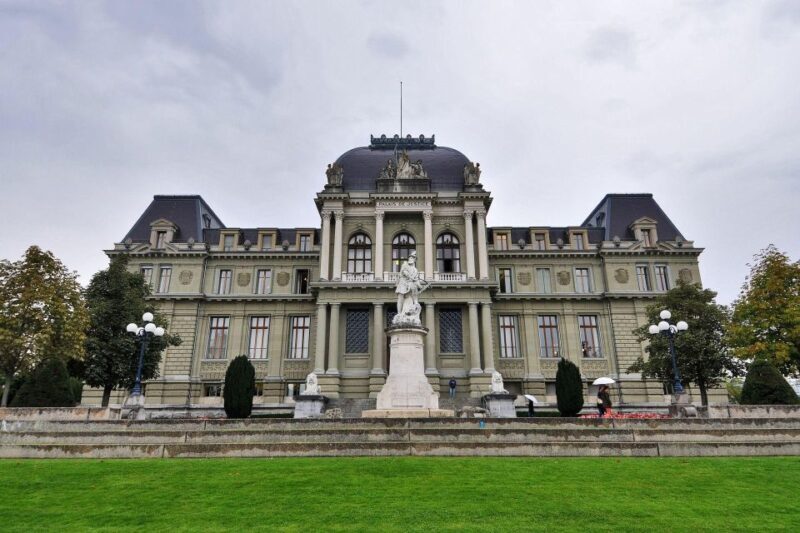 Lausanne Private Guided Walking Tour - The Heart of Lausanne: An Intro to the Tour