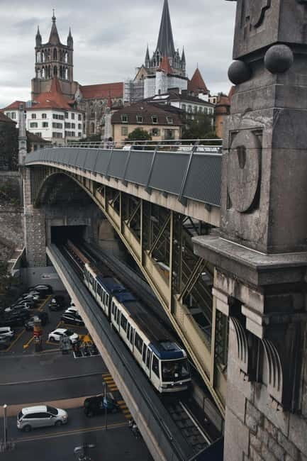 Lausanne: Walking Tour with Chocolate Tastings & Metro - A Close Look at the Itinerary and Highlights