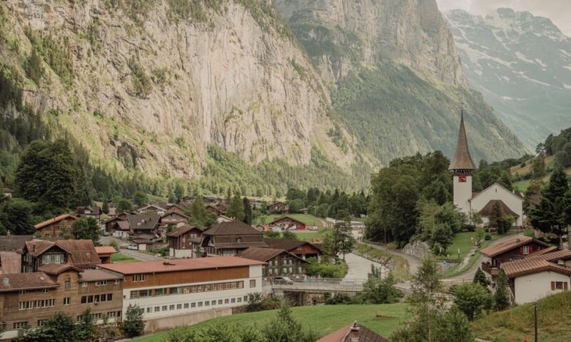 Lauterbrunnen: Professional Photoshoot at the best spots. - Is This Experience Worth It?