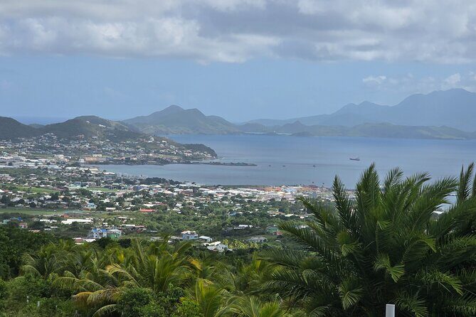 Lawyer Stephens Cave & Waterfalls Hike - Group Size and Logistics