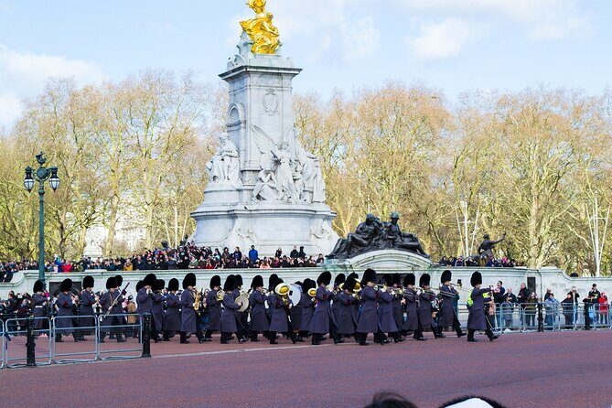 Layover Tour of London from LHR Executive Luxurious Vehicle Private Tour - Who Will Love This Experience?