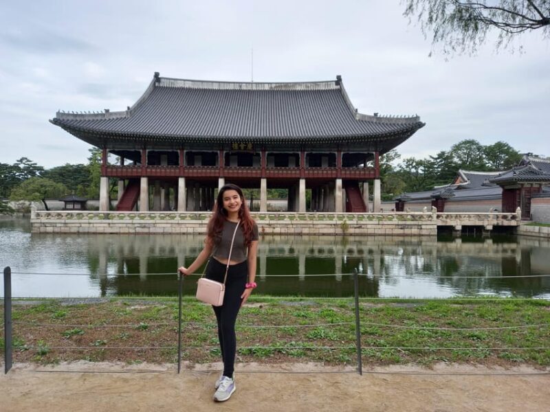 Layover tour to Gyeongbokgung-Folk Museum-Bukchon-Insadong - Discover Seoul in a Short But Rich Layover Tour