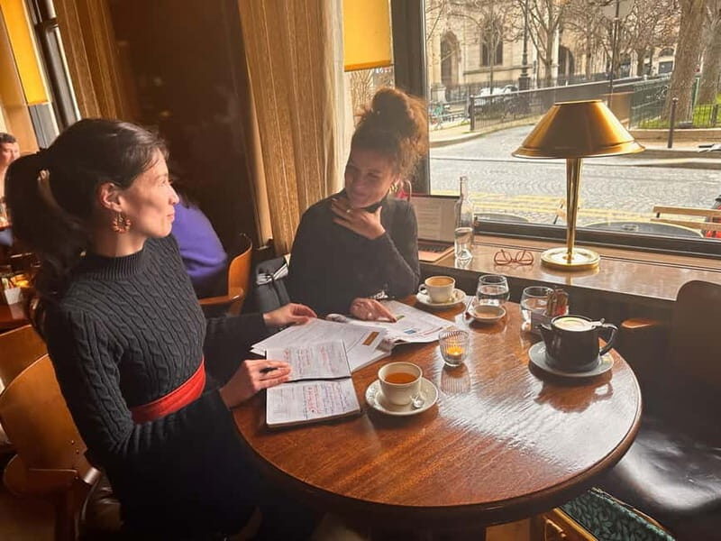 Learn French over a Parisian snack a few steps from the Louvre - Key Points