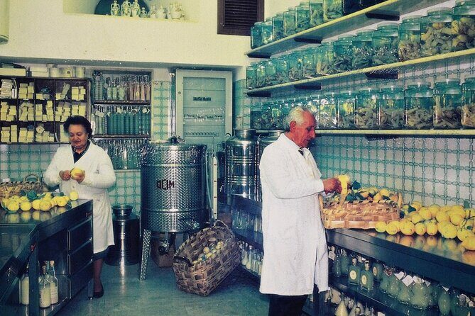 Learn how to make Amalfi limoncello - An In-Depth Look at the Amalfi Limoncello Tour