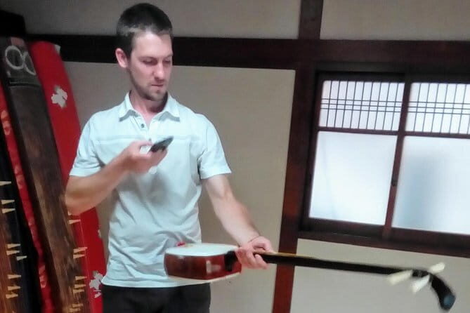 Learn Japanese guitar "Shamisen" - Why This Tour Matters