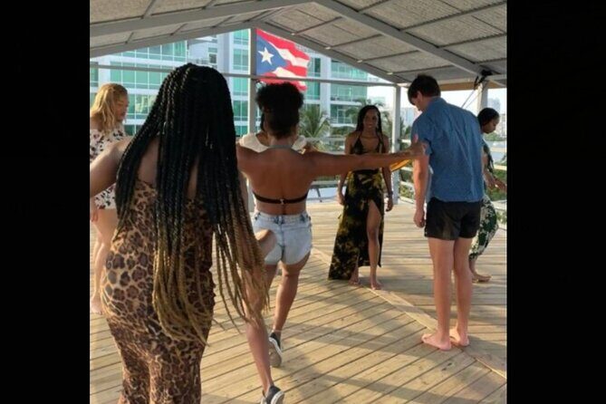 Learn Salsa in San Juan - Vivid beginner lesson - Key Points