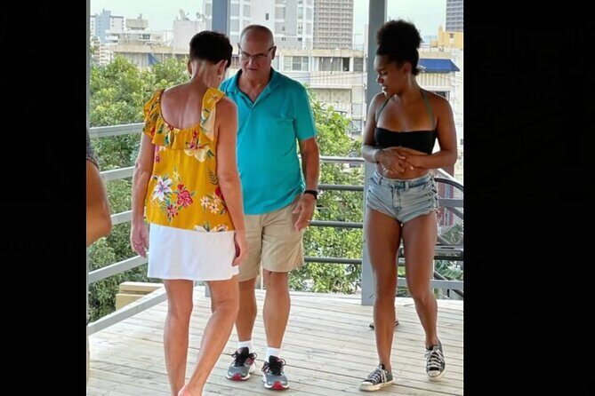 Learn Salsa in San Juan - Vivid beginner lesson - An Introduction to the Experience