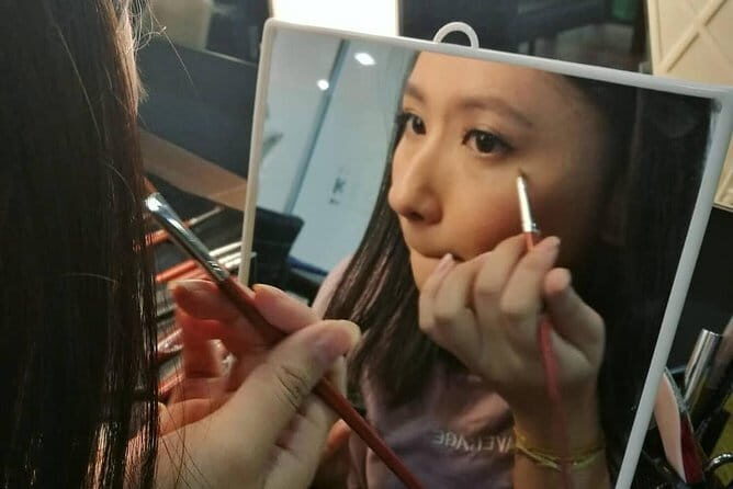 Learn to Makeup for Yourself Like a Pro - What Makes This Makeup Class Special?