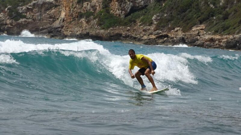 Learn to surf in Mallorca! Mediterranean Sea Surf Lessons - Key Points