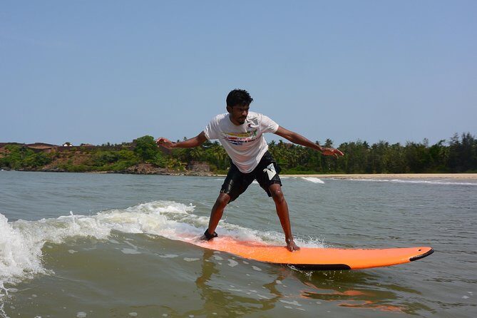 Learn to Surf In Mangalore, KA - Practical Tips for Your Surf Lesson