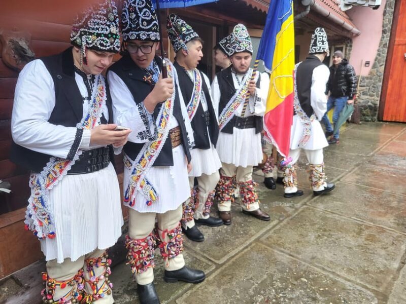 Learning toghether Transylvanian dances in Sibiu - What Makes This Tour Valuable?