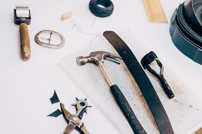 LEATHER GOODS WORKSHOP: Create and design your belt - Introduction
