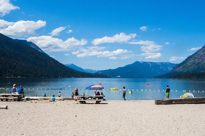 Leavenworth and North Cascades Sightseeing Tour - Scenic Mountain Passes and Waterfalls: Snoqualmie Highlights