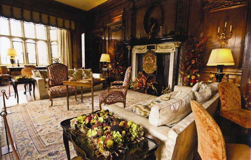 Leeds Castle, Canterbury, Dover, Greenwich Boat Ride & Snack - Key Points